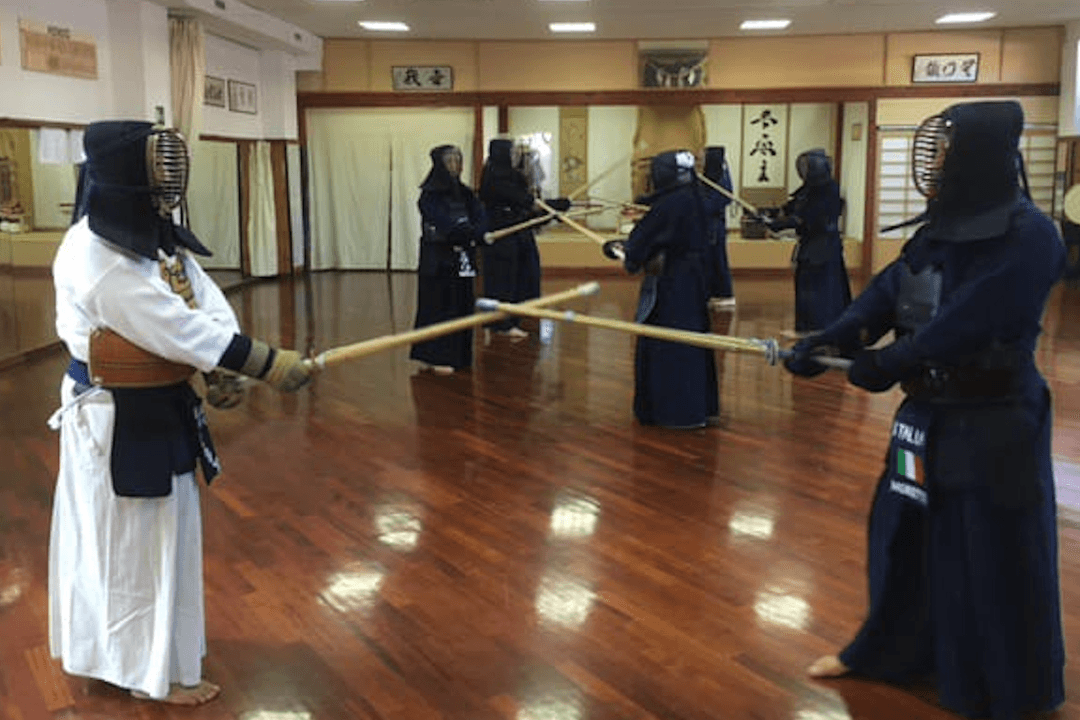 Kendo Napoli Shuuenkan | Appunti di Kendo di Furunekko: Ashi Sabaki